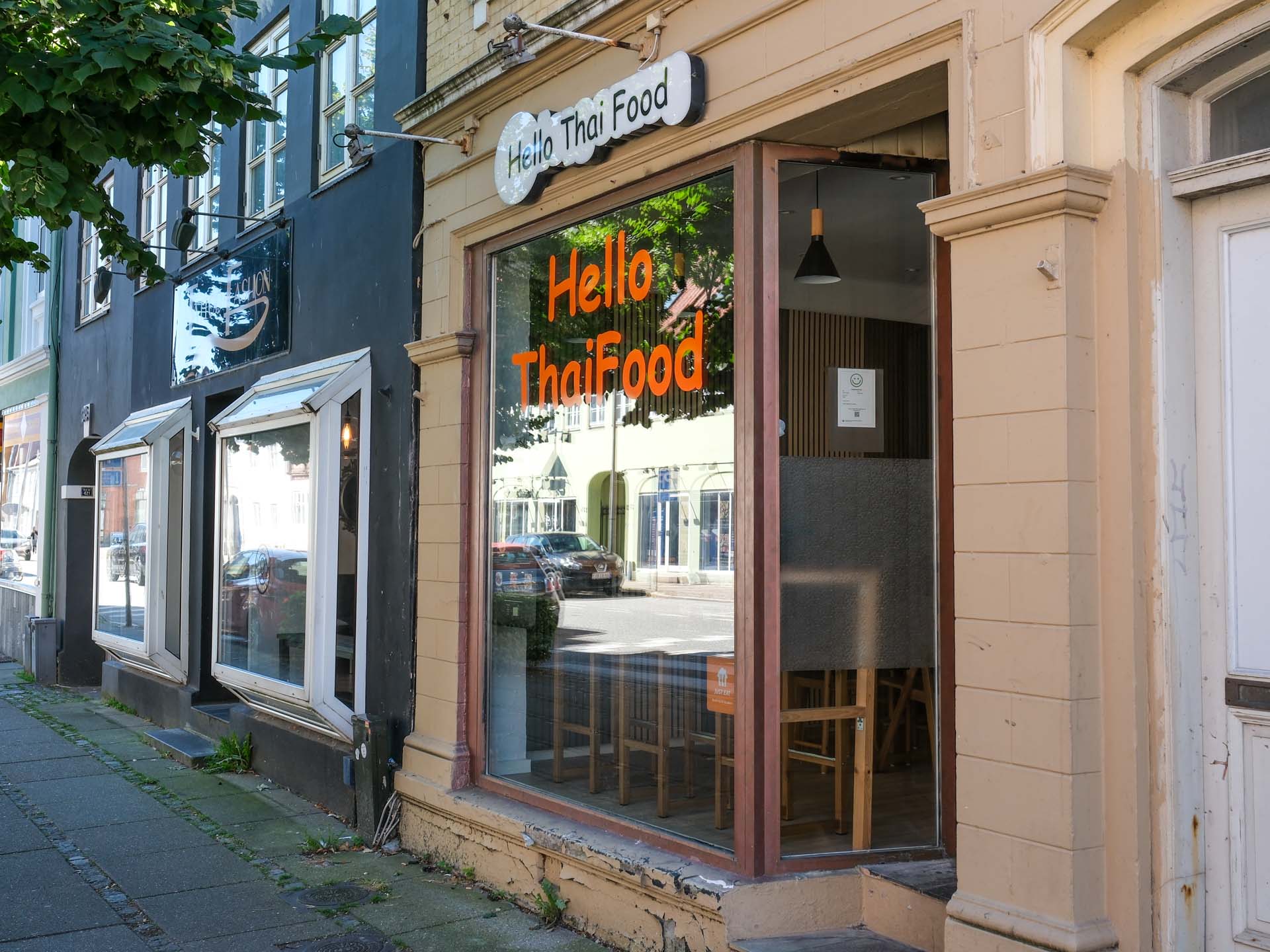 Hello Thai Food ligger i Nørregade
